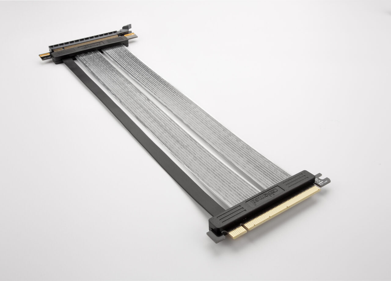 CableMod Straight PCI-e 4.0 Riser Cable (Black, 30cm) – CableMod